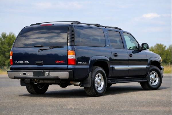 GMC Yukon XL 2500 (GMT800) 4WD 8.1 l / 320 hp / 2001 / 2002 / 2003 ...