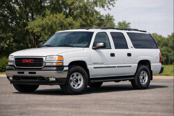 GMC Yukon XL 2500 (GMT800) 4WD 8.1 l / 320 hp / 2001 / 2002 / 2003 ...