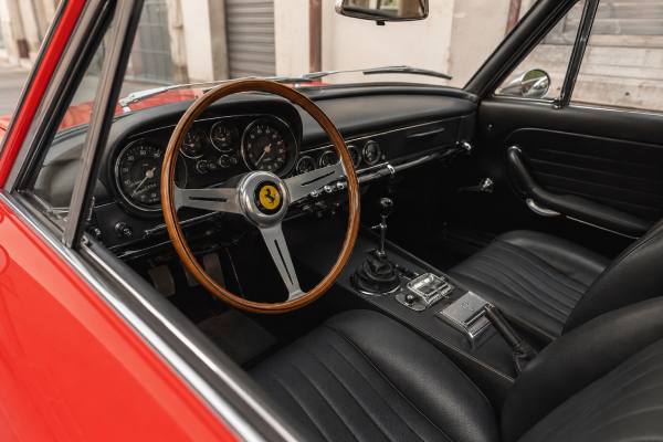 Ferrari 330 GTC Speciale 4.0L / 300 hp / 1966 / 1967 : Specs ...